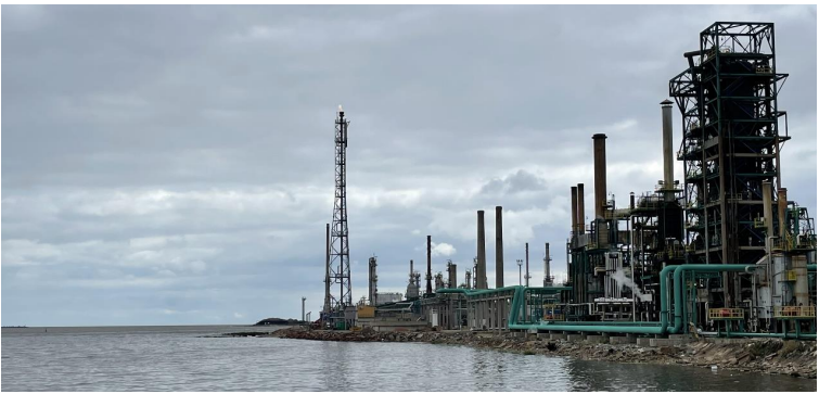 Uruguay: Oil Refinery Flare Stack - ZINGA – THE FILM GALVANISING SYSTEM